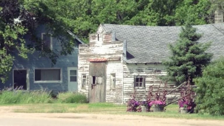 Makwa: Attractions, Economy, History and Geography